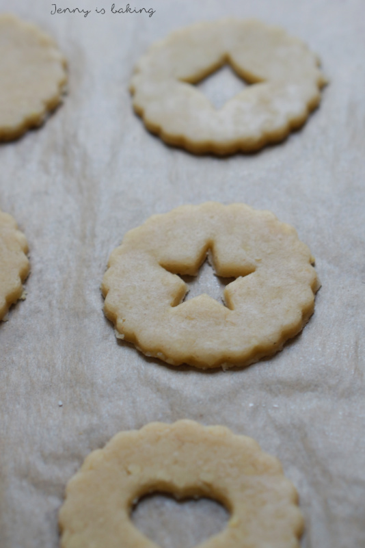 Linzer Plätzchen (auch als Spitzbuben bekannt) - Jenny is baking