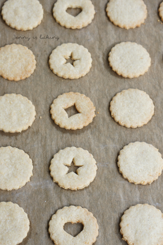 Linzer Plätzchen (auch als Spitzbuben bekannt) - Jenny is baking