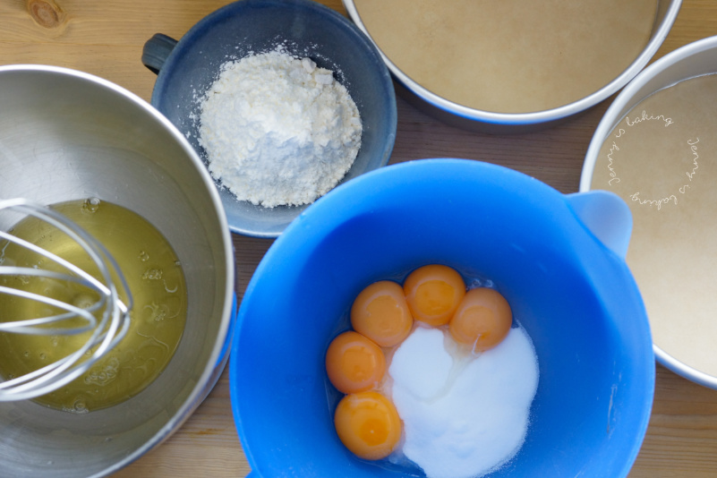 Twelve Tips for Perfect Sponge Batter - Jenny is baking