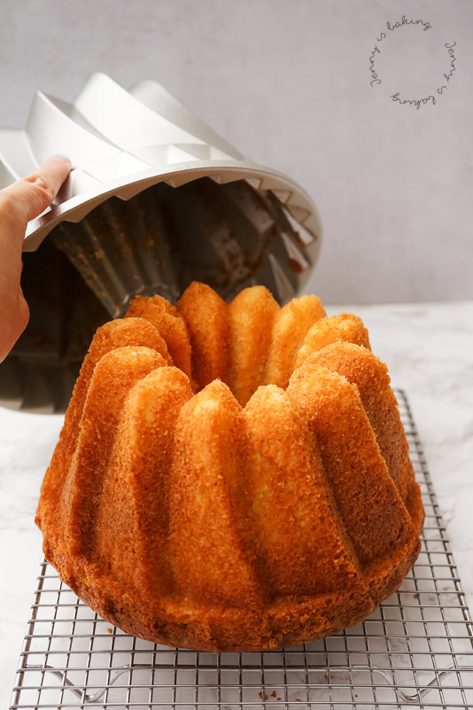 How To Release a Bundt Cake from the Pan - Jenny is baking